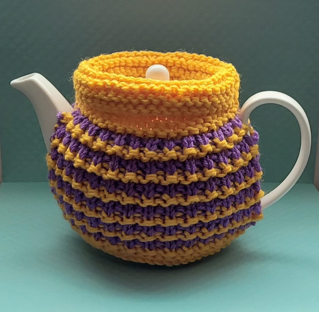 Tea cosie knitting pattern using two strands of 8 ply yarn – Clever ...