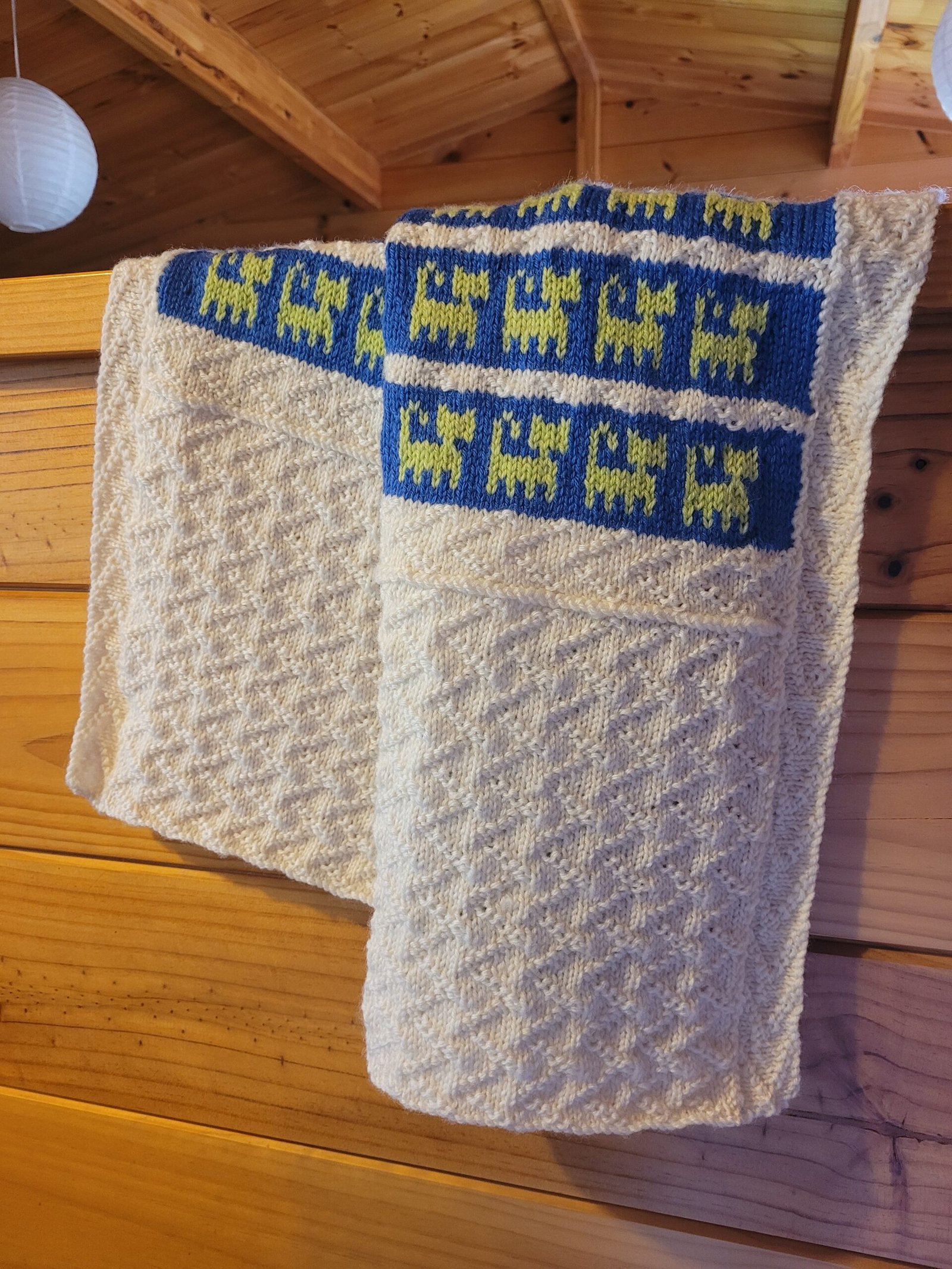 Kitty Kat baby rug in 8 ply knitting pattern – Clever Hands Knitting