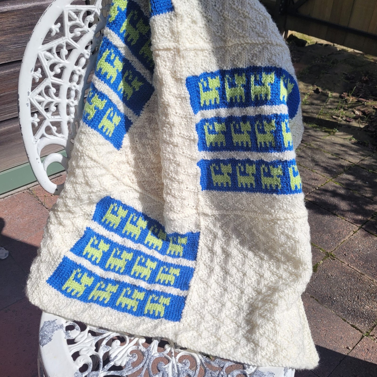 Kitty Kat baby rug in 8 ply knitting pattern – Clever Hands Knitting